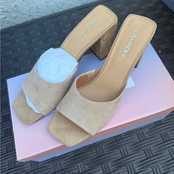 Lisa Vicky | Shoes | Lisa Vicky Tan Sandals Size 75 Nib | Poshmark